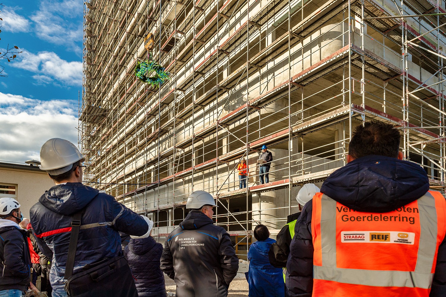 Presse - Richtfest auf der Baustelle des neuen UFZ-Forschungsgebäudes ...